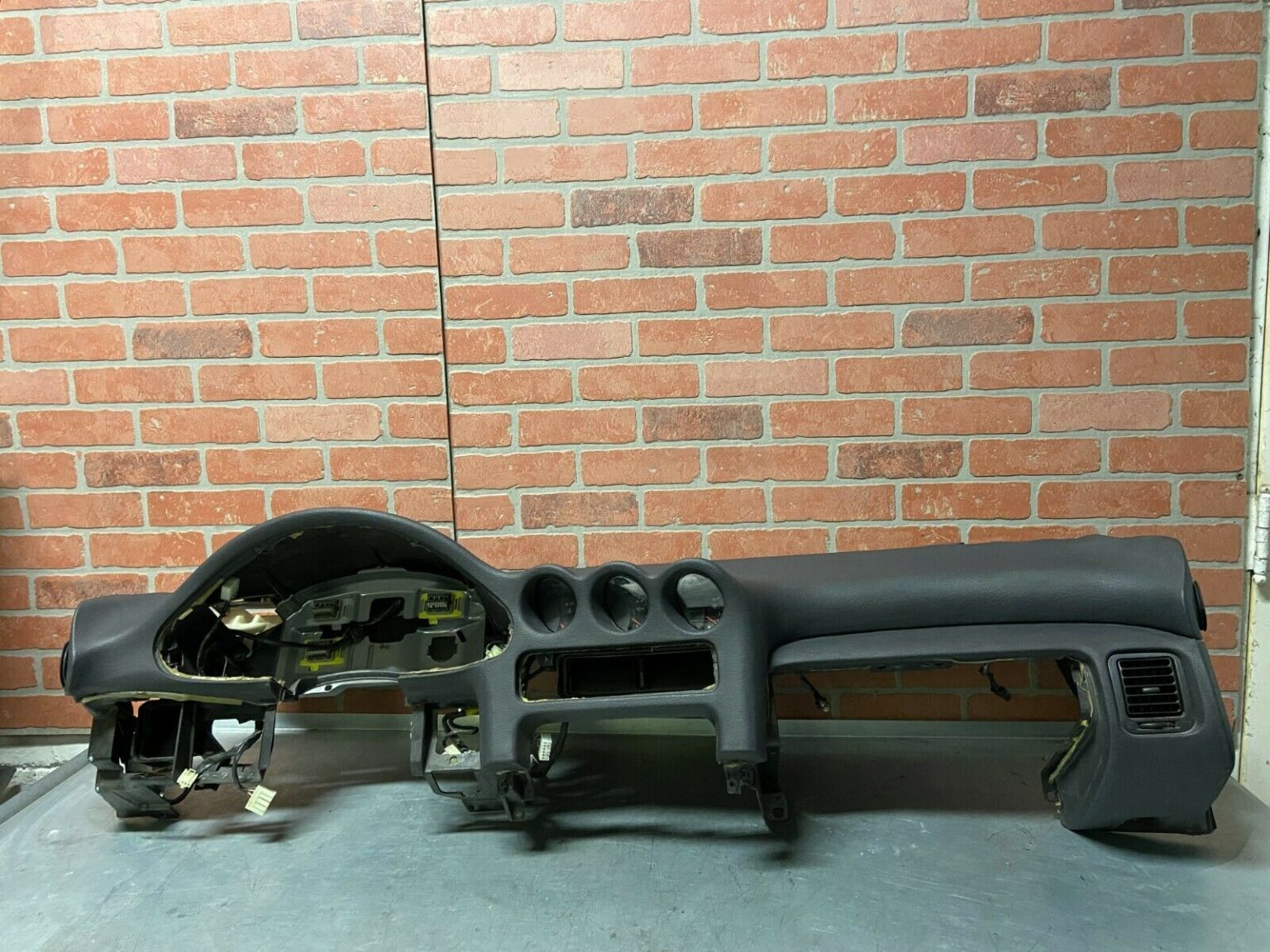 1991-1993 Mitsubishi 3000GT Stealth Dashboard Dash – Salvaged Motorsports